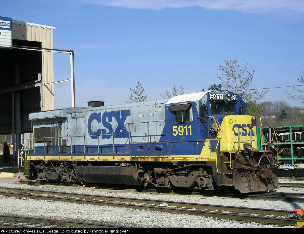 CSXT 5911 In The Ready Track